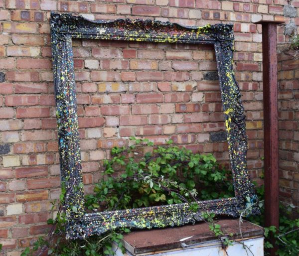 UK based designers and manufacturer of picture frames